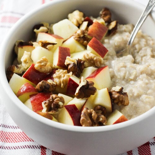 Applesauce Oatmeal Recipe (Quick & Easy) | MariaUshakova.com