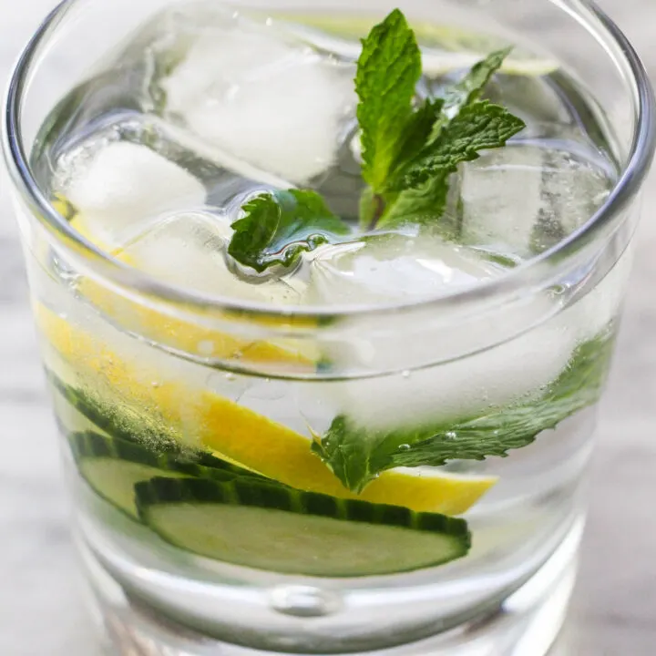 Refreshing Cucumber Lemon Mint Water (Easy Recipe) | MariaUshakova.com