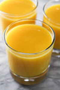 How to Make Mango Juice at Home (Easy Recipe) | MariaUshakova.com