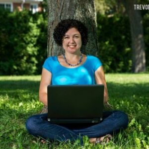 Peas and Carrots Recipe (Quick and Easy) | MariaUshakova.com