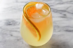 How to Make Orange Infused Water (Easy Recipe) | MariaUshakova.com