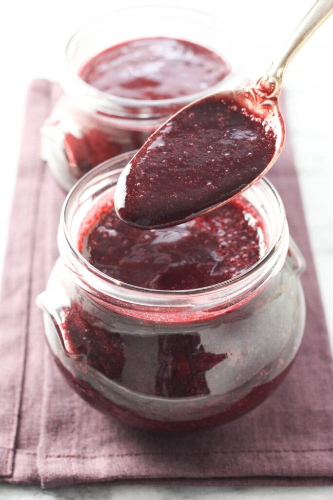 How to Make Blackberry Puree (Easy Recipe) | MariaUshakova.com