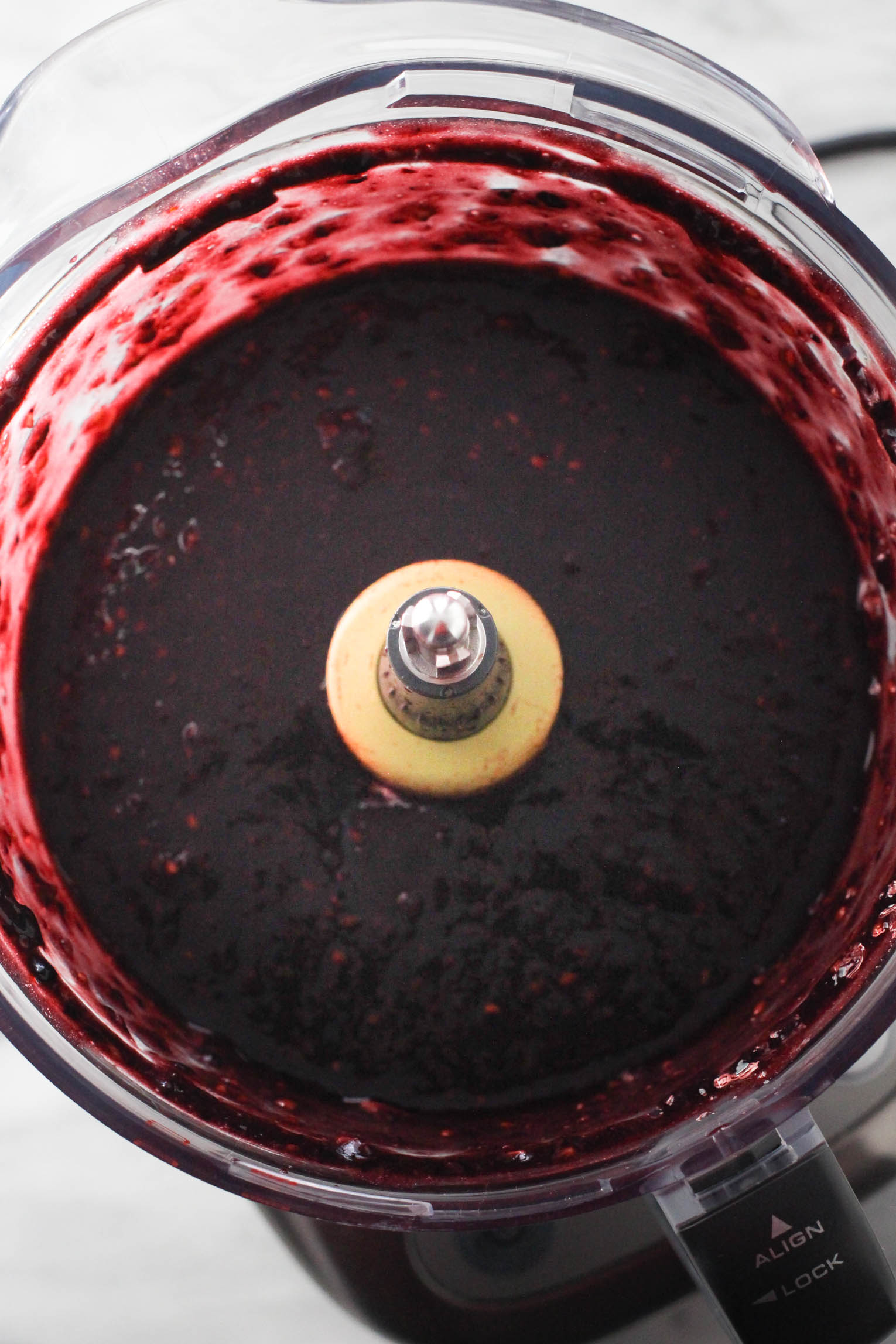 How to Make Blackberry Puree (Easy Recipe) | MariaUshakova.com